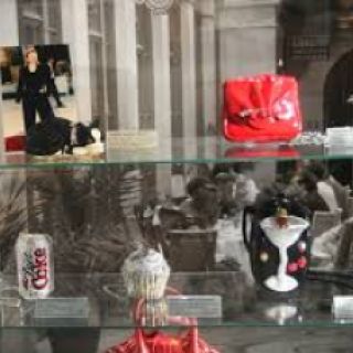 Judith Leiber: Clothes, Outfits, Brands, Style and Looks | Spotern