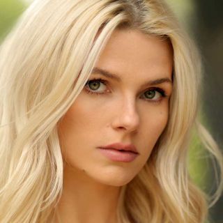 Jerry-Jane Pears: Clothes, Outfits, Brands, Style and Looks | Spotern