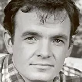 Roger Mobley: Clothes, Outfits, Brands, Style and Looks | Spotern