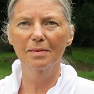Sandra Seacat: Clothes, Outfits, Brands, Style and Looks | Spotern