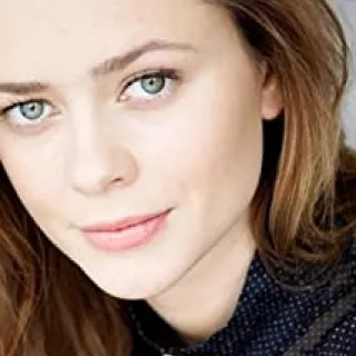 Maeve Dermody: Clothes, Outfits, Brands, Style and Looks | Spotern