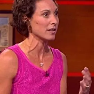 Emily Bazelon: Clothes, Outfits, Brands, Style and Looks | Spotern