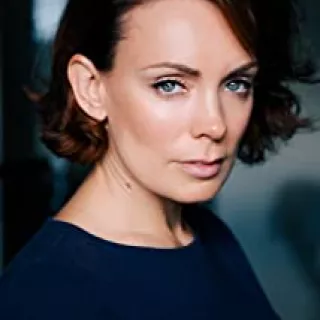 Kate Elliott: Clothes, Outfits, Brands, Style and Looks | Spotern