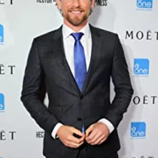Barry Atsma: Clothes, Outfits, Brands, Style and Looks | Spotern