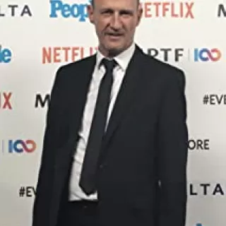 Stuart Bowman: Ropa, Moda, Look y Estilo | Spotern