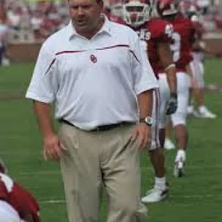 Kevin Wilson: Clothes, Outfits, Brands, Style and Looks | Spotern