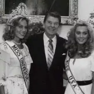 Shawn Weatherly: Clothes, Outfits, Brands, Style and Looks | Spotern