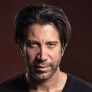 Gianni Capaldi: Clothes, Outfits, Brands, Style and Looks | Spotern