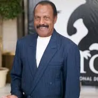 Fred Williamson: Clothes, Outfits, Brands, Style and Looks | Spotern
