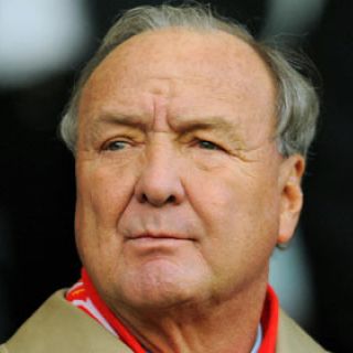 Thomas Hicks: Clothes, Outfits, Brands, Style and Looks | Spotern