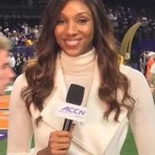 Maria Taylor Hyatt: Clothes, Outfits, Brands, Style and Looks | Spotern