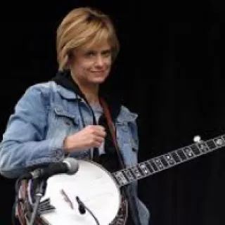 Alison Brown: Clothes, Outfits, Brands, Style and Looks | Spotern