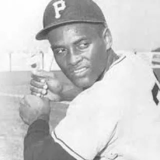 Roberto Clemente Jr.: Clothes, Outfits, Brands, Style and Looks | Spotern