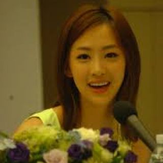 Kim Da-som: Clothes, Outfits, Brands, Style and Looks | Spotern