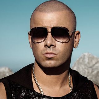 Wisin: Clothes, Outfits, Brands, Style and Looks | Spotern