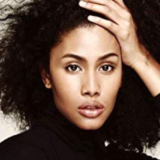 Leyna Bloom: Clothes, Outfits, Brands, Style and Looks | Spotern