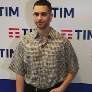 Mahmood: Clothes, Outfits, Brands, Style and Looks | Spotern