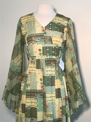 SwoonVintageStudio - Robe Vintage - Patchwork jaune vert motif Floral ...