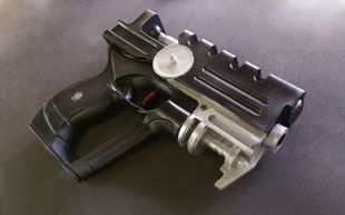 Fifth element Korban Dallas prop pistol movie replica