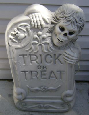 HALLOWEEN TRICK OR TREAT TOMBSTONE SKELETON GRAVESTONE BLOW MOLD 29 ...