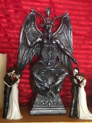 AFriendInNeedRescue - Statue de l’église de Satan Baphomet / 15" de ...