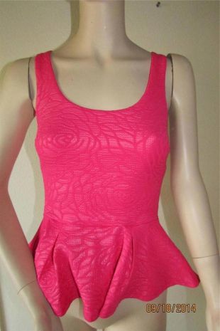 bebe - haut rose à basque taille XS