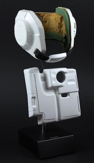 B-Wing Pilot Helmet & Chest Box