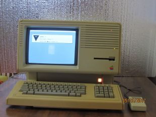 Apple - vintage macintosh xl