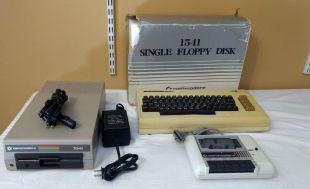 Commodore - Commodore VIC-20 PC Computer