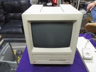 Apple - 1990 Original Apple MacIntosh SE Model M5011 B02