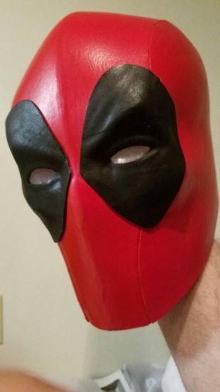 Deluxe Deadpool Mask