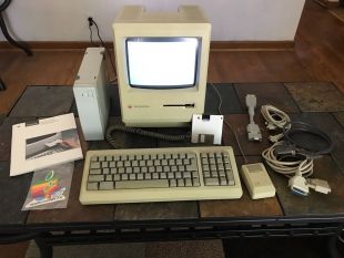 Apple - Apple Macintosh Plus with Accessories