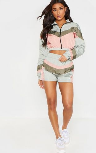 PrettyLittleThing - Pretty Little Thing Short style course effet ...