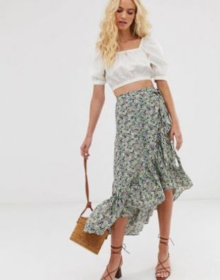 & Other Stories - & Other Stories - Jupe portefeuille mi-longue avec volant et imprimé à fleurs ...