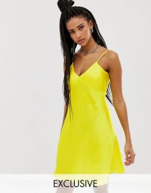Collusion - COLLUSION - Robe caraco en satin | ASOS