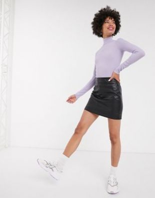 Monki - Monki - Mini-jupe en similicuir - Noir | ASOS