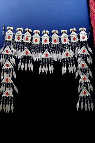 TribalMuse - COLLECTIBLE TURKMEN HEADPIECE - Grand millésime Ghaashbagh ...