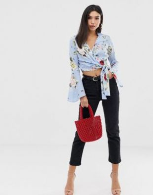 AX Paris - AX Paris - Top cache-cœur à fleurs | ASOS