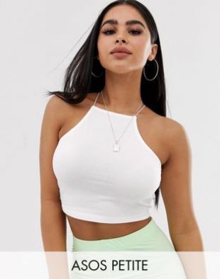Asos - ASOS DESIGN Petite - Crop top à col montant avec fines bretelles - Blanc | ASOS