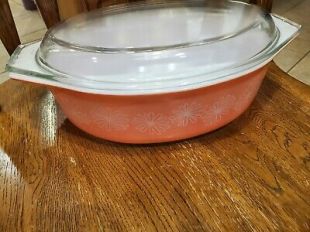 pyrex - Vintage Pink Daisy Pyrex 045 2 1/2 Qt Casserole Dish With Lid