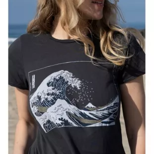 Urban Outfitters - Waves Graphic Tee