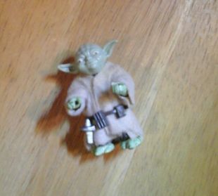 LucasFilms - Vintage Star Wars YODA WITH ROBE & UTILTY BELT 1981