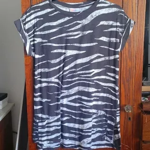 lularoe - Leah Tunic