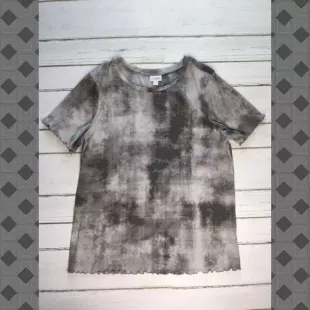 lularoe - Kelly Style T shirt