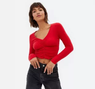 Monki Olle - Ruched Front Crop Top