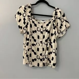 H&M - Cream Patterned Top