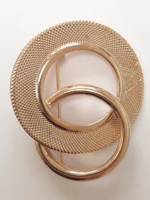 Unbranded - 1980s chunky gold double circle brooch