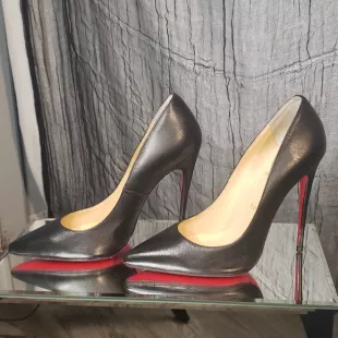 Christian Louboutin - So Kate Pumps