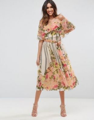 Asos - ASOS Robe mi longue style Bardot à volant avec imprimé fleuri et rayures at asos.com