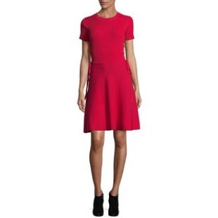 Lord and Taylor - Robe rouge avec lacets sur les cotés